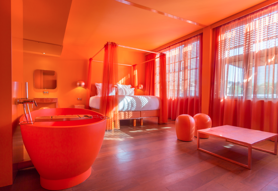 FIRST FLOATING HOTEL IN FRANCE: MEET THE LOCALS AT HOTEL OFF SEINE ...